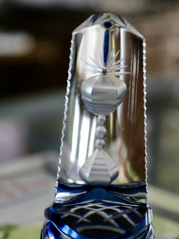 A pair of Val St Lambert obelisk paperweights – European Antiques